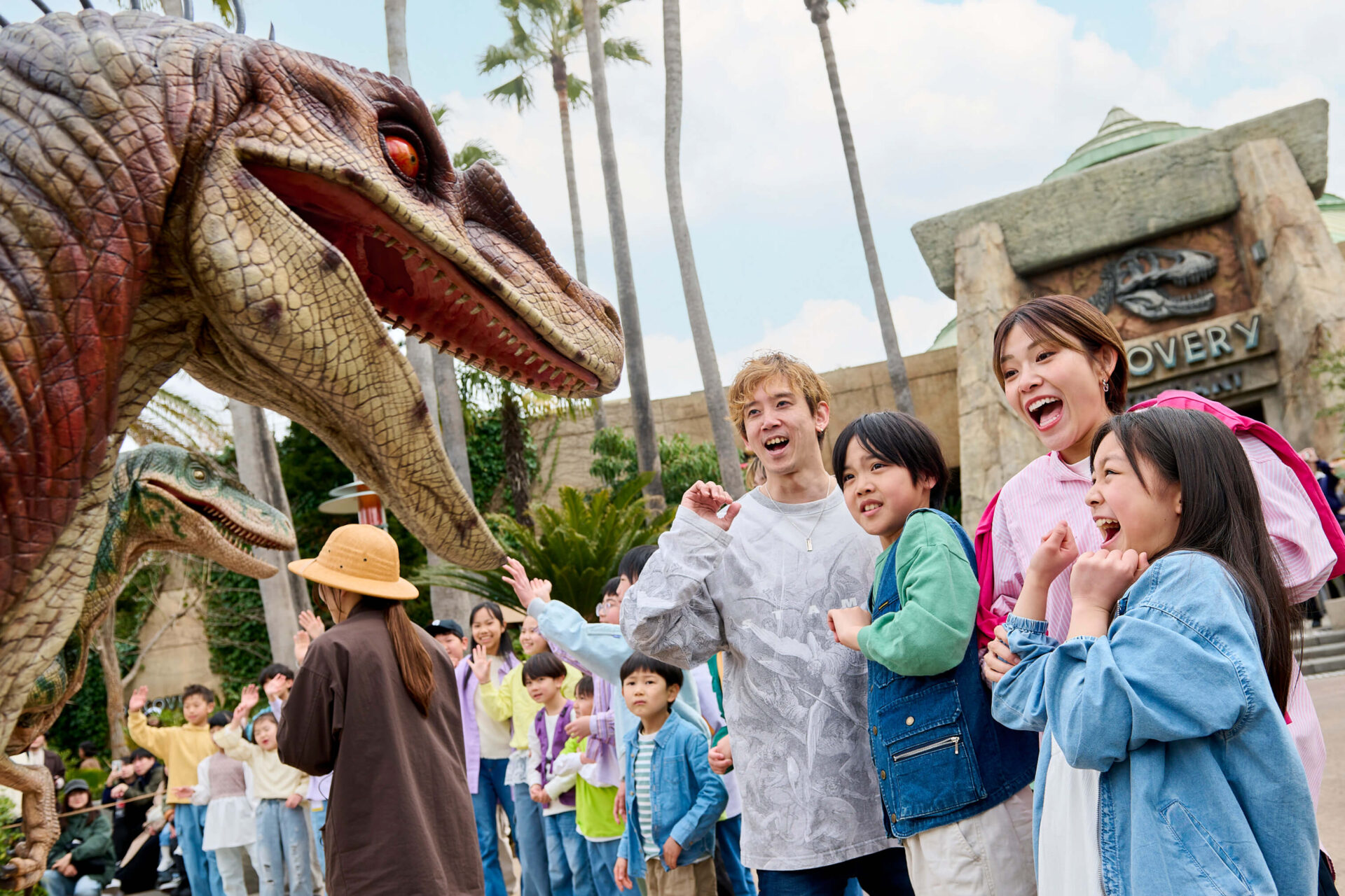 【USJ『ジュラシック・パーク』】恐竜と触れ合えるイベント 期間限定で開催！ | KidZAURUS (キッザウルス)