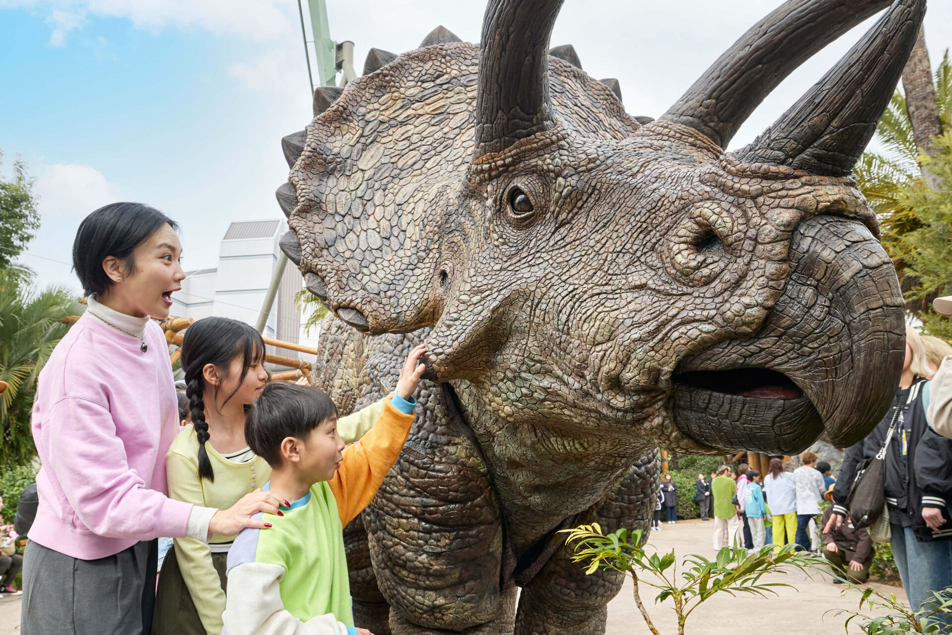 【USJ『ジュラシック・パーク』】恐竜と触れ合えるイベント 期間限定で開催！ | KidZAURUS (キッザウルス)